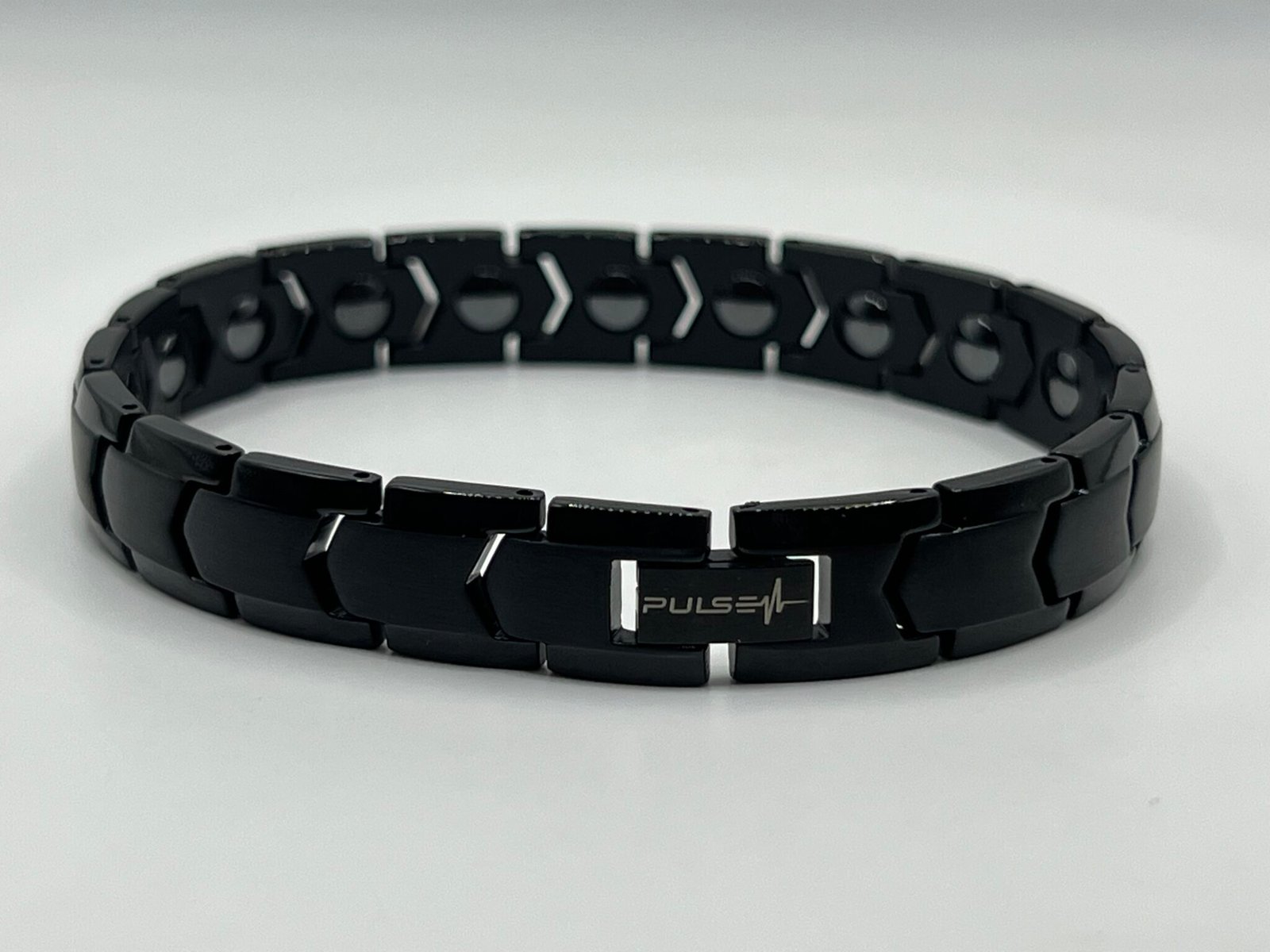 SSB05 PULSE BRACELET SS BLACK CLR SIZE 1.1*21CM – Heza General Trading